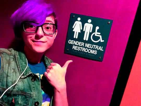 Gender-Fluid Army, Navy, Air-Force and Marines NOW ! « CONNECT/HOOK